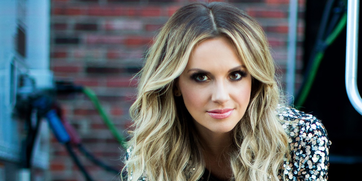 Country’s 'It' Girl Carly Pearce To Sing National Anthem before Big ...